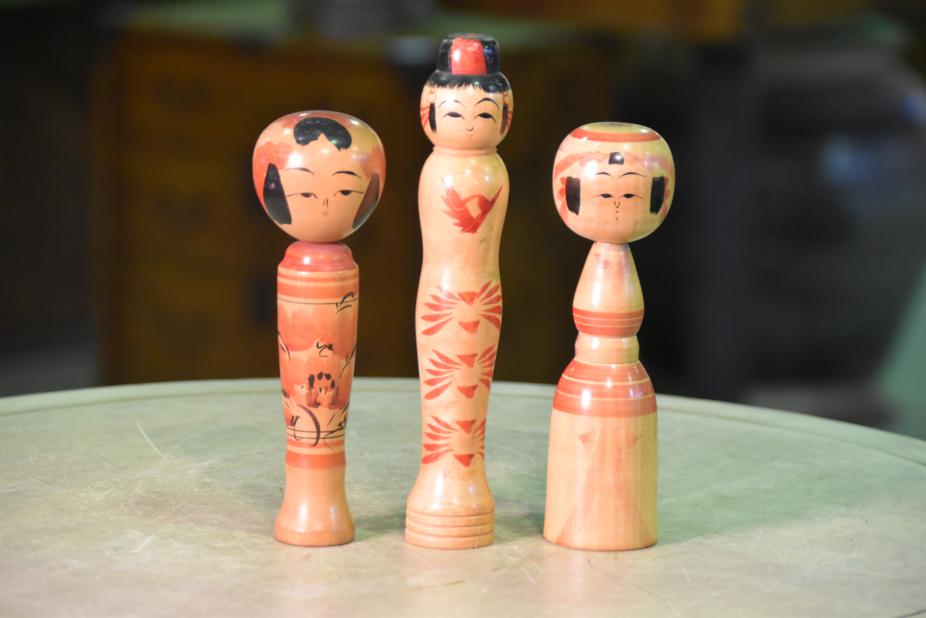 Mini kokeshi dolls store